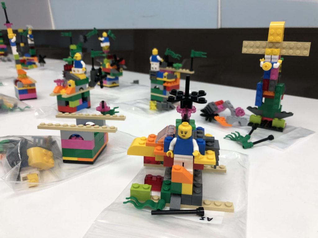 ทำไม? วิชาแรกที่นักศึกษา BBA จุฬาฯ ต้องเรียนคือต่อ "LEGO" - Dek-D's School